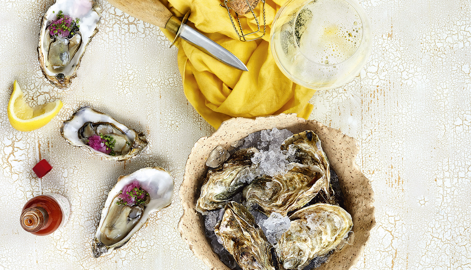 Ostereita, pikkelöityä punasipulia, sitruunaa ja tabascoa – Resepti ...